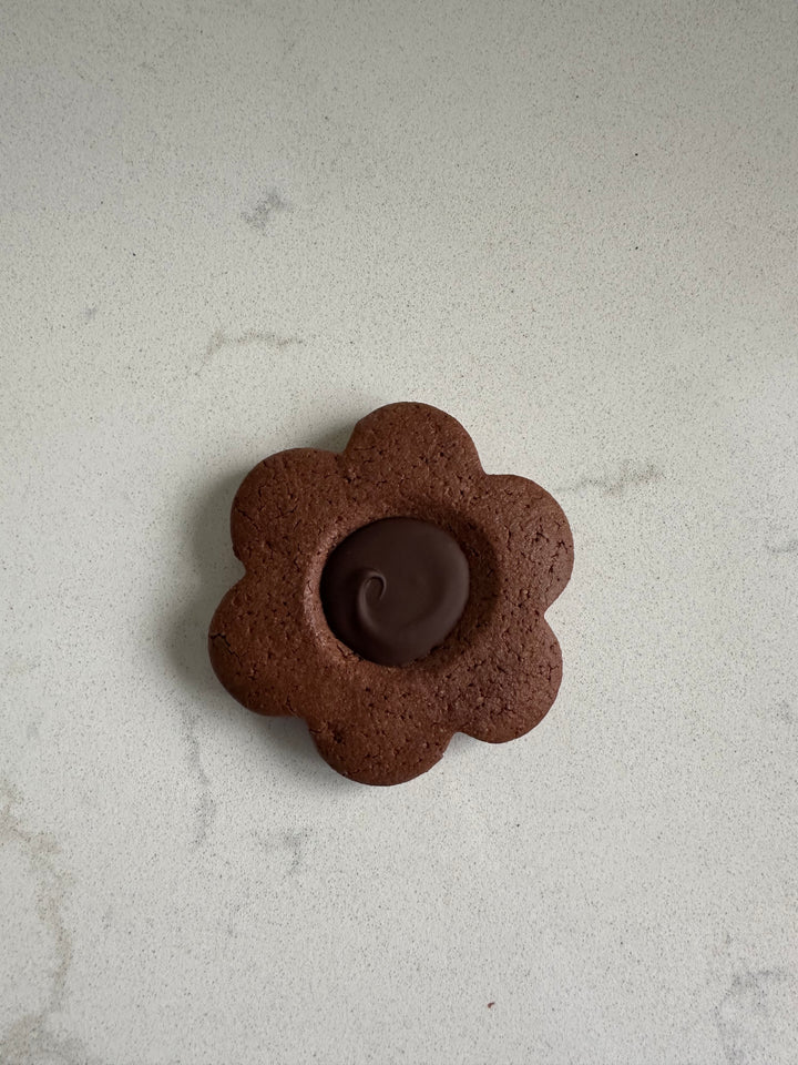 Delicious Flower Cookie Gift Boxes Made in New York Delivered Fresh ...